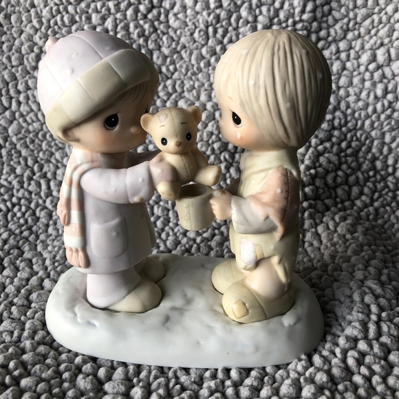 Precious Moments | Art | Precious Moments Christmas Time Is For Sharing ...